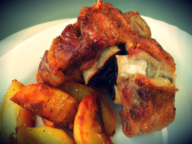 【Codillo de cerdo al horno con patatas 】 Receta FÁCIL